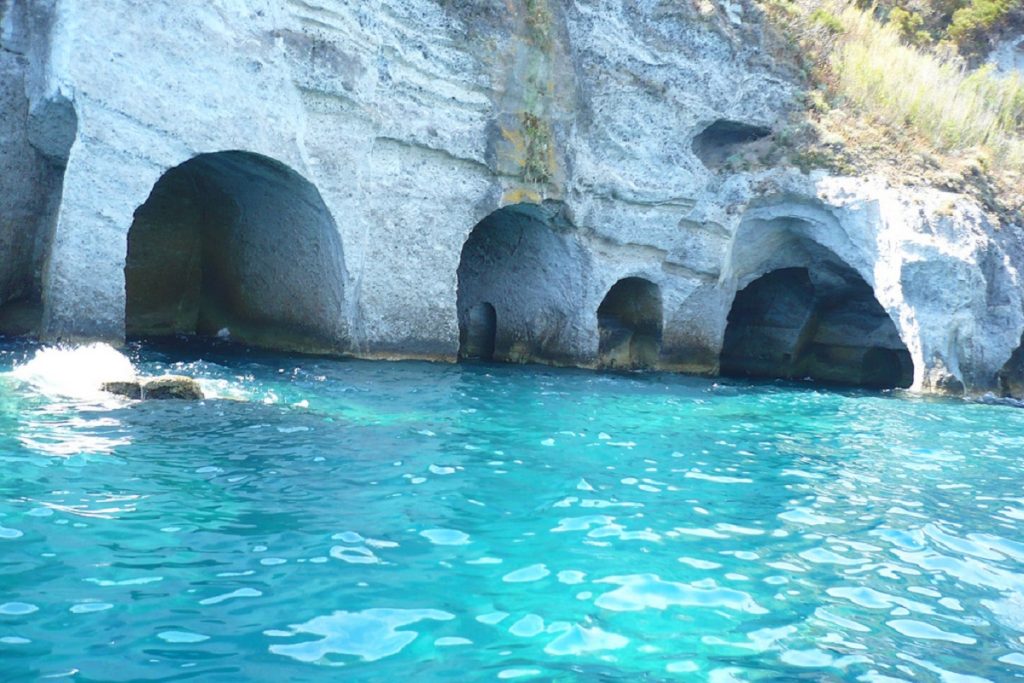 Ponza, how to get there and what to do | ItaloBlog