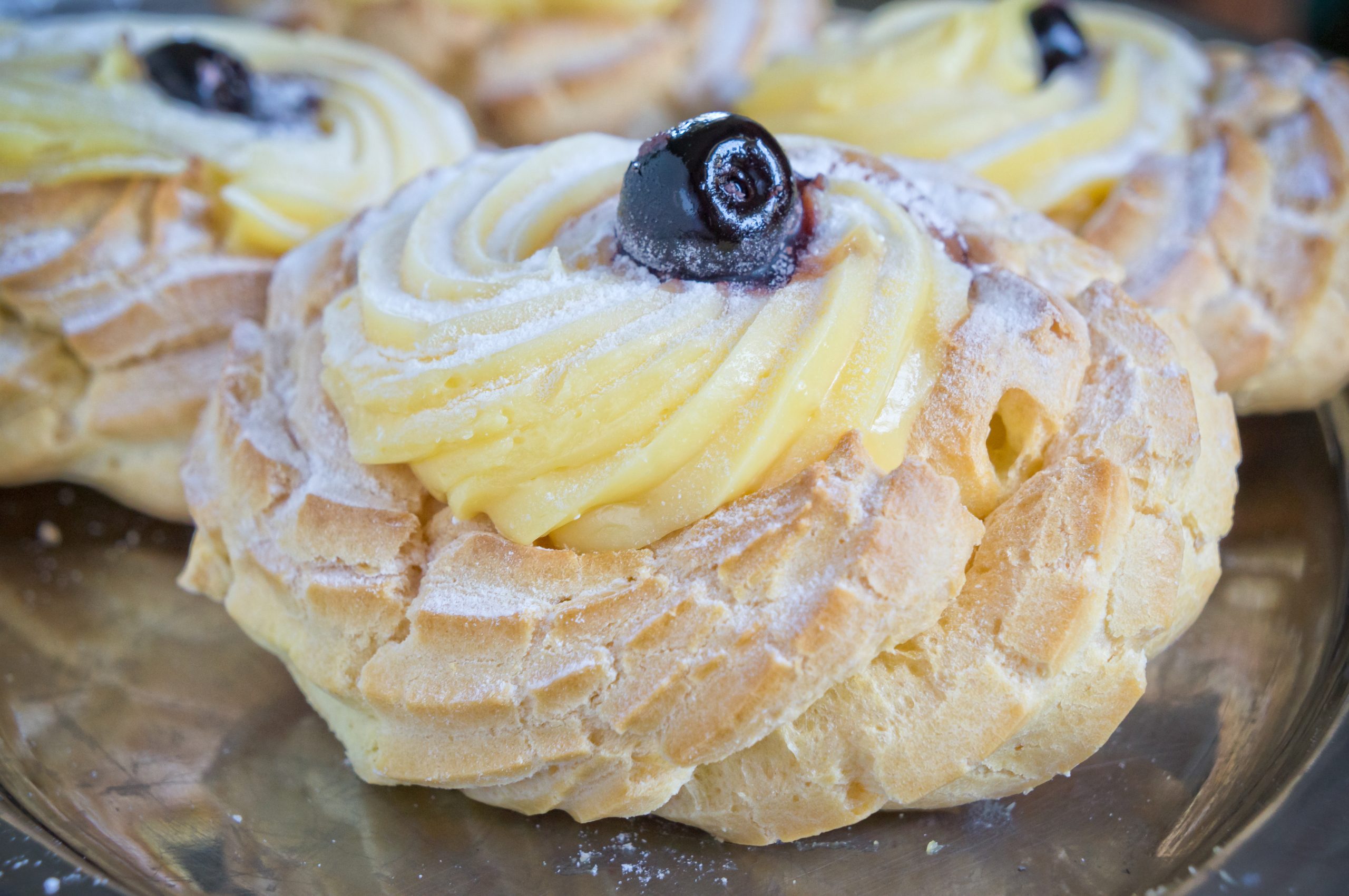 Zeppole di San Giuseppe: origine e dove mangiarle a Napoli | ItaloBlog